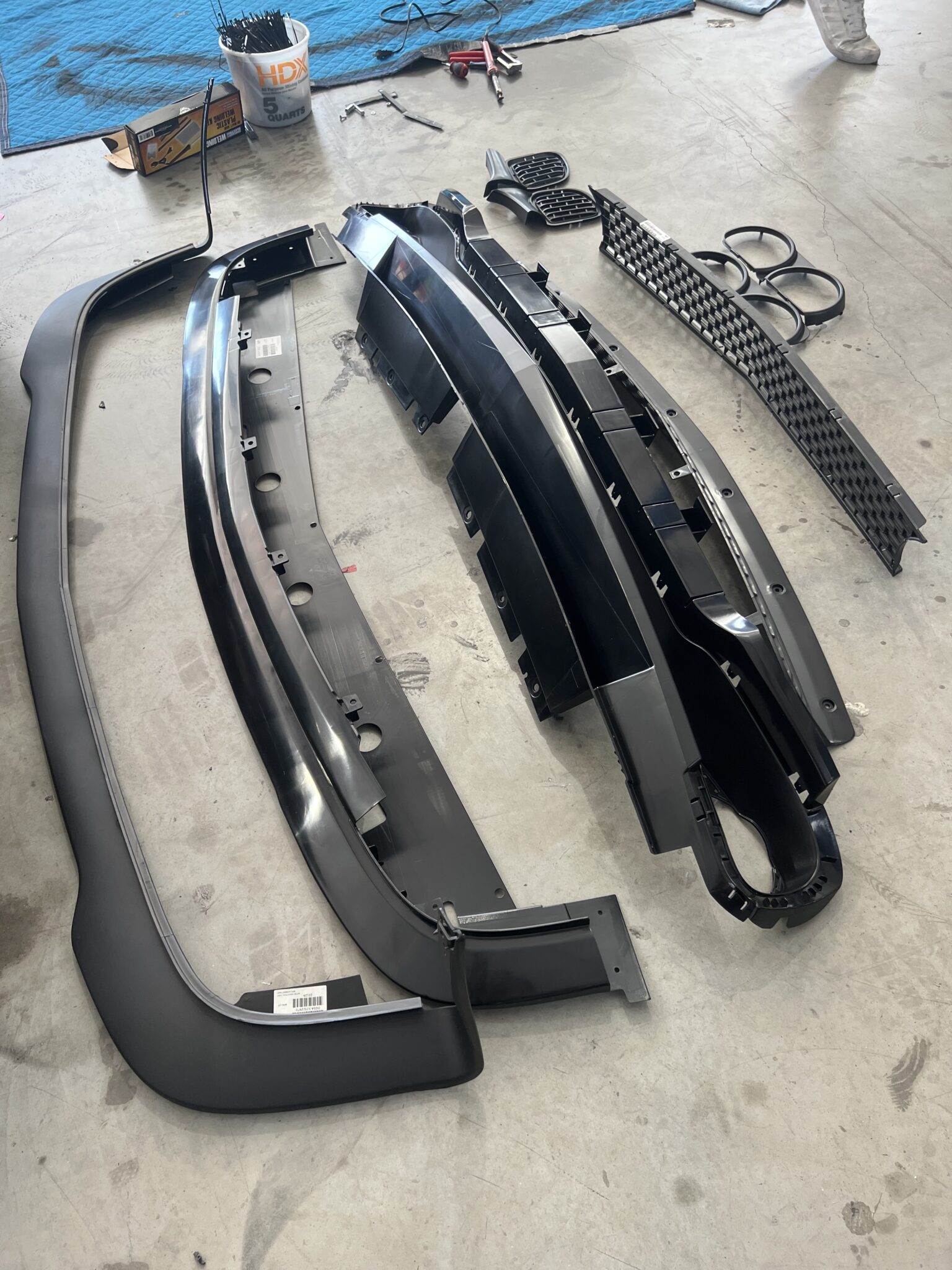 Challenger Hellcat Style Front Bumper fits rt,sxt,scat,etc *WE DO NOT ...