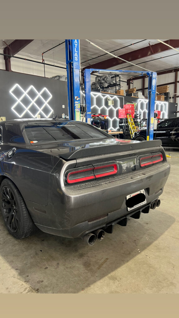 Challenger - R/T SRT SXT HELLCAT 2015+ Rear Bumper Diffuser Fin Plate ...