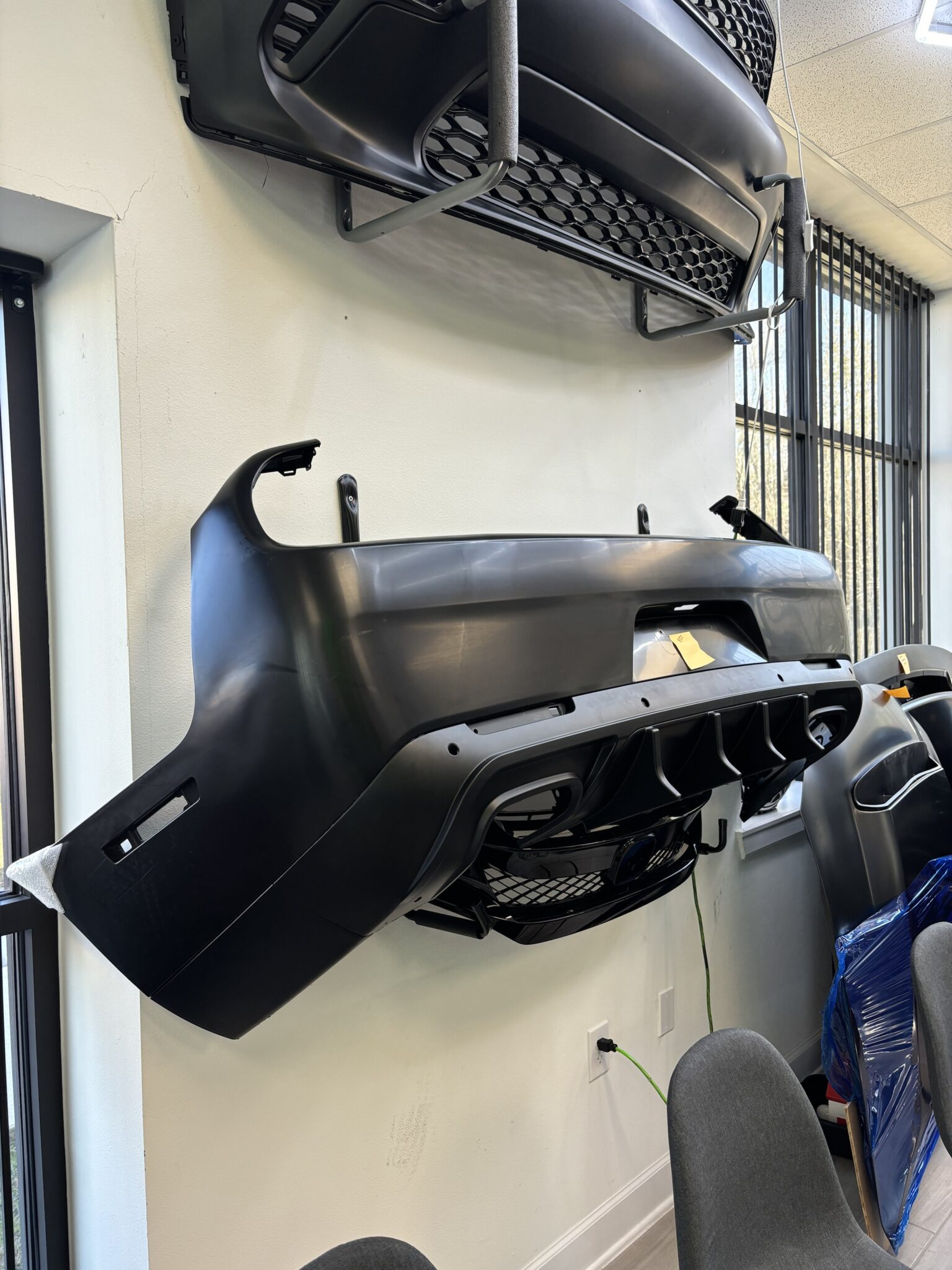 Challenger rear bumper with diffuser *WE DO NOT OFFER SHIPPING FOR ...